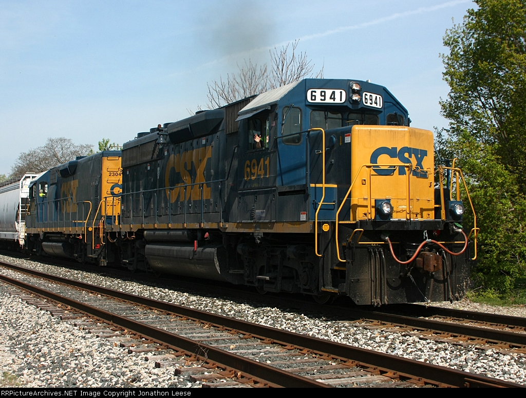 CSX 6941 and RDMT Slug 2304